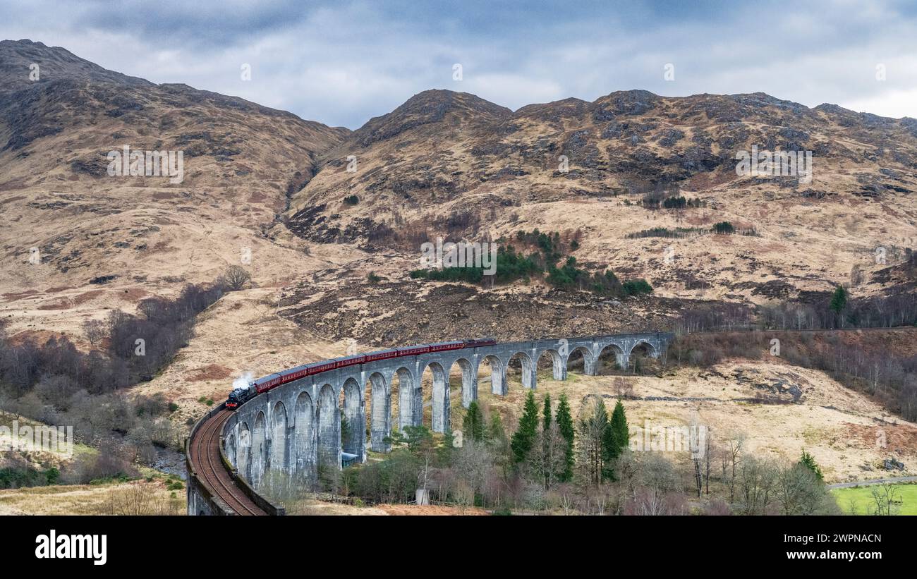 United Kingdom, Scotland, Glenfinnan, Glenfinnan Viaduct, Harry Potter ...