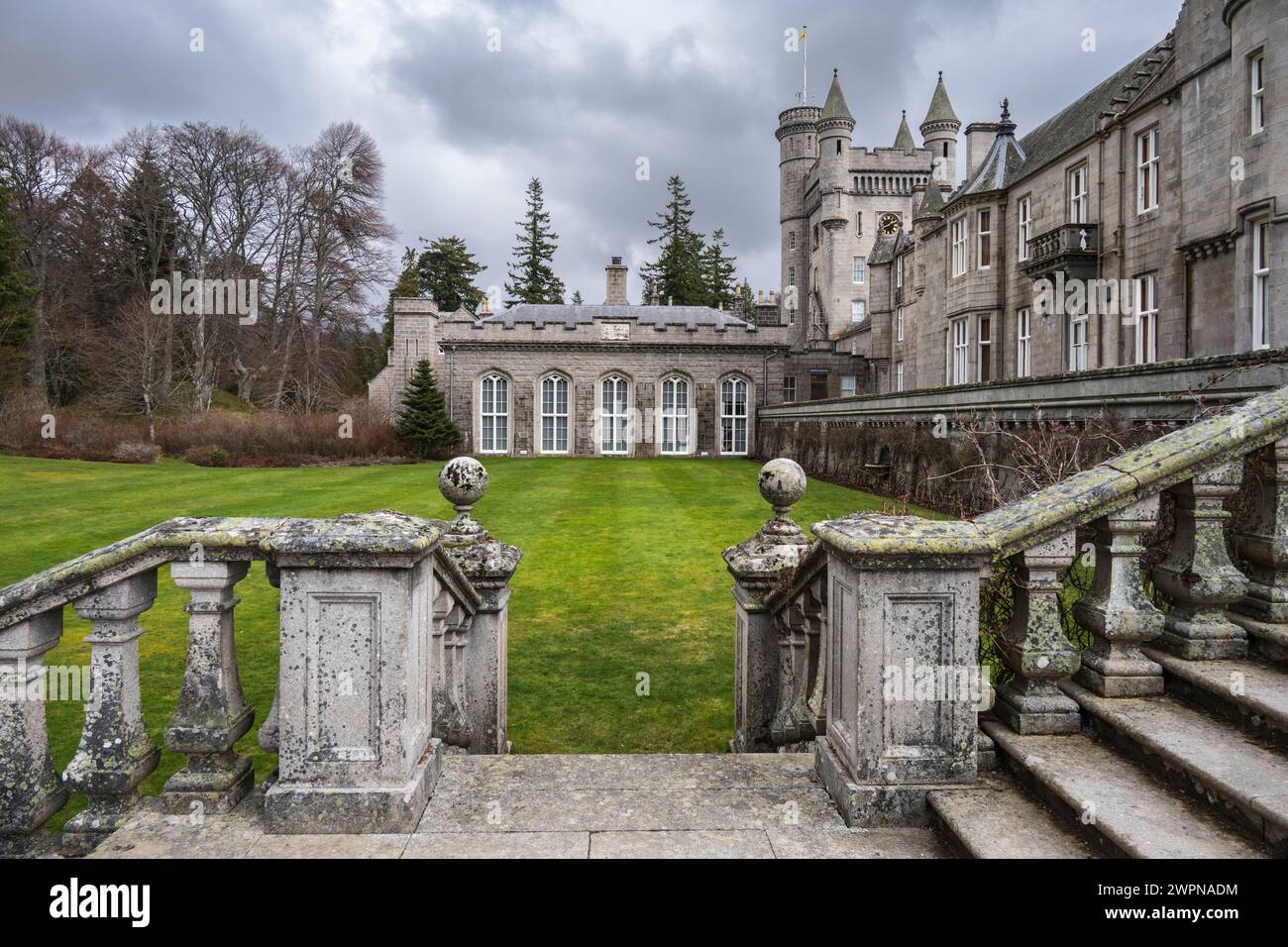 Queen elizabeth ii at balmoral castle hi-res stock photography and ...