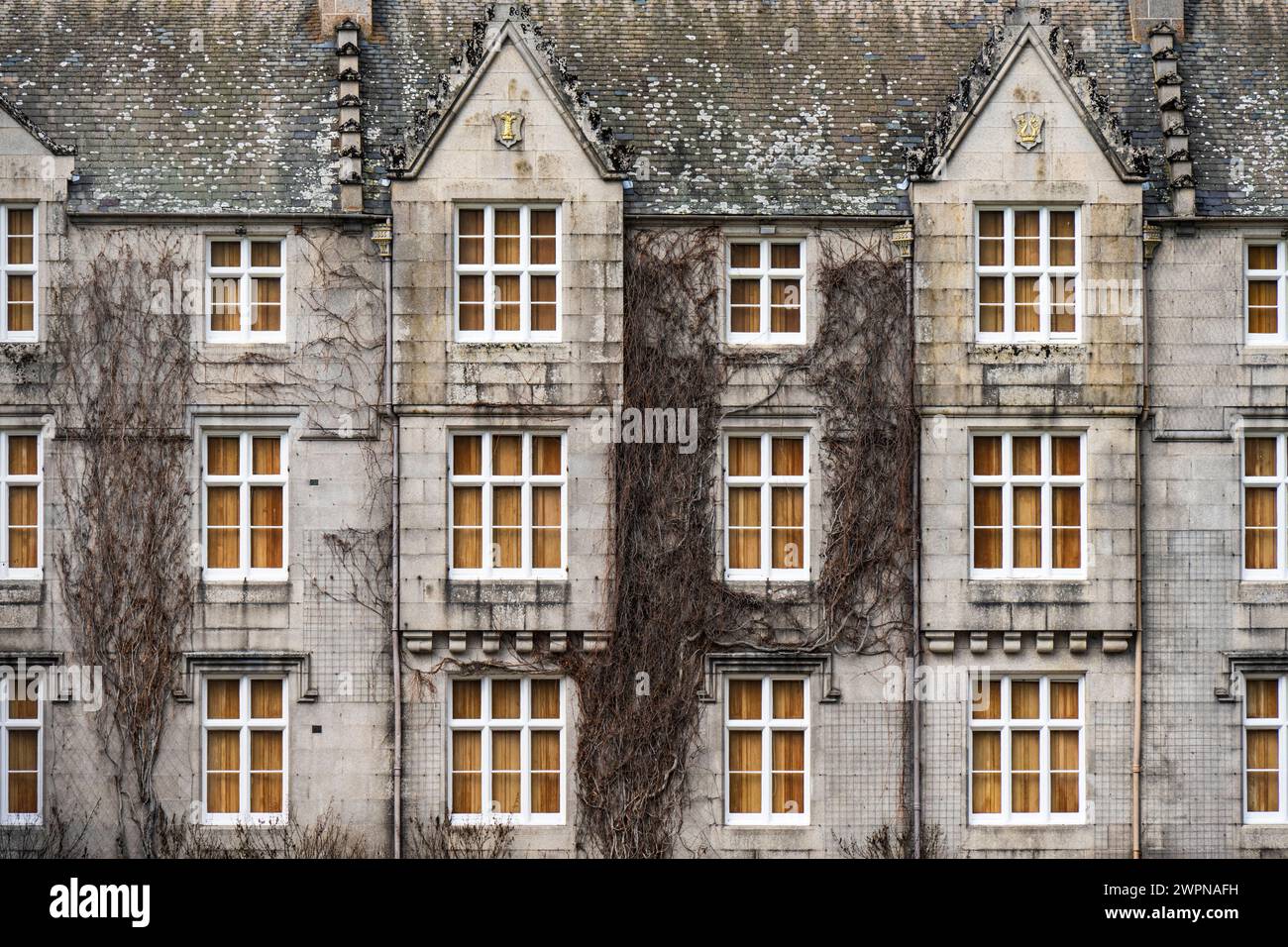 Queen elizabeth ii at balmoral castle hi-res stock photography and ...