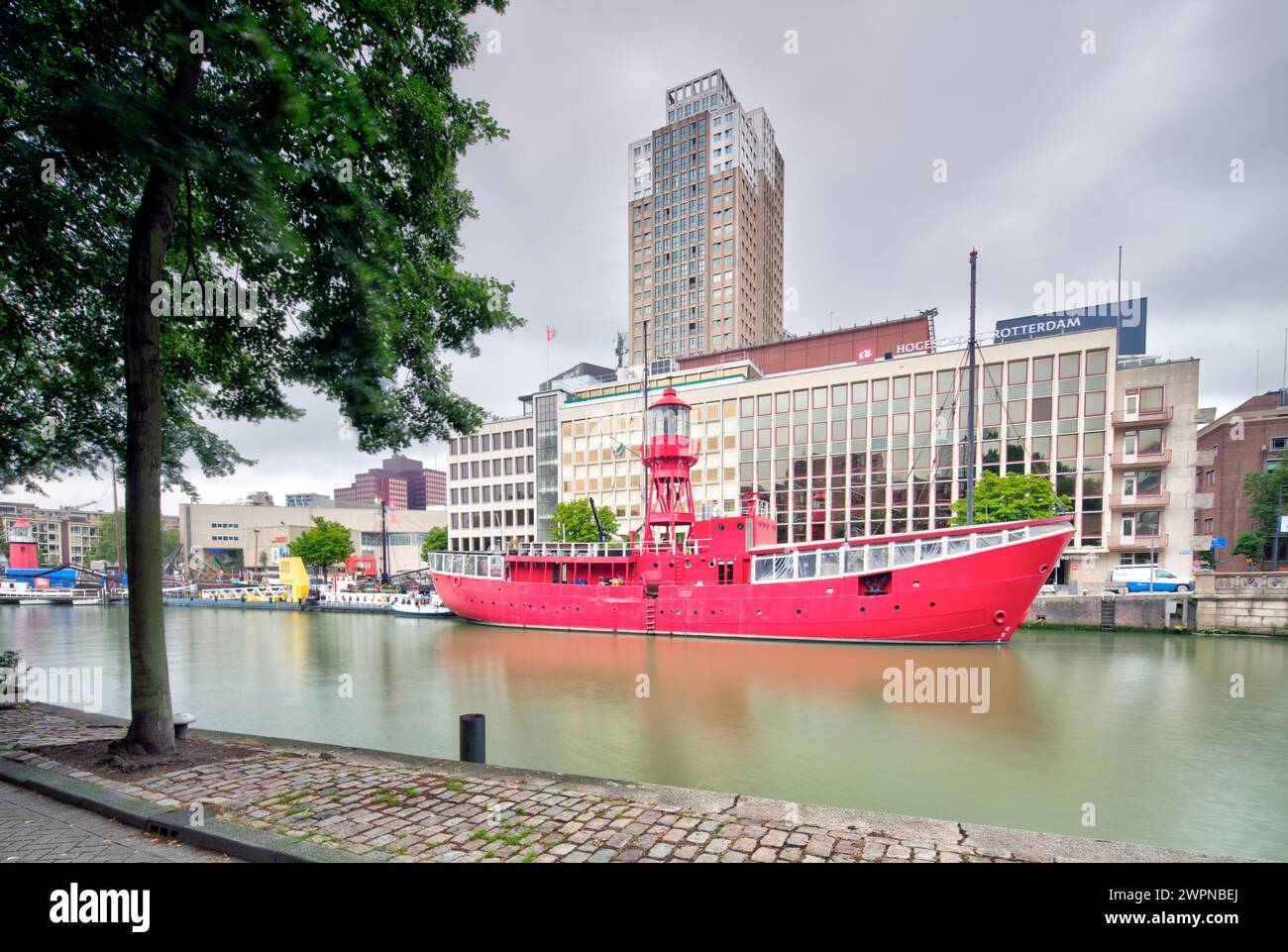 Wijnhaven, Leuvehaven, museum harbor, ships, canal, architecture ...