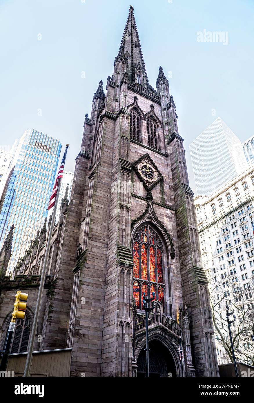 New york trinity church exterior hi-res stock photography and images ...
