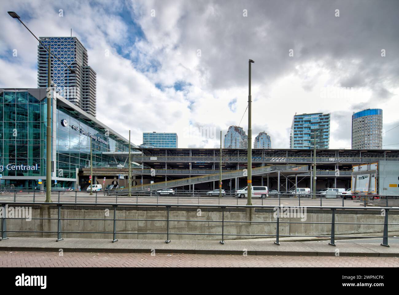 Den haag centraal station hi-res stock photography and images - Alamy