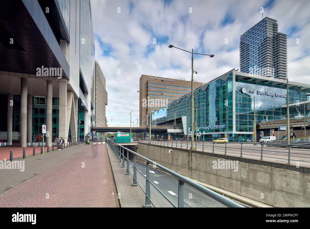 Station Den Haag Centraal, Central Station, building facade ...