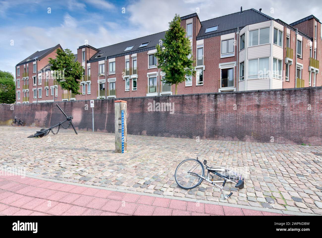 Waalkade, city quarter, riverside promenade, house facade, house view ...