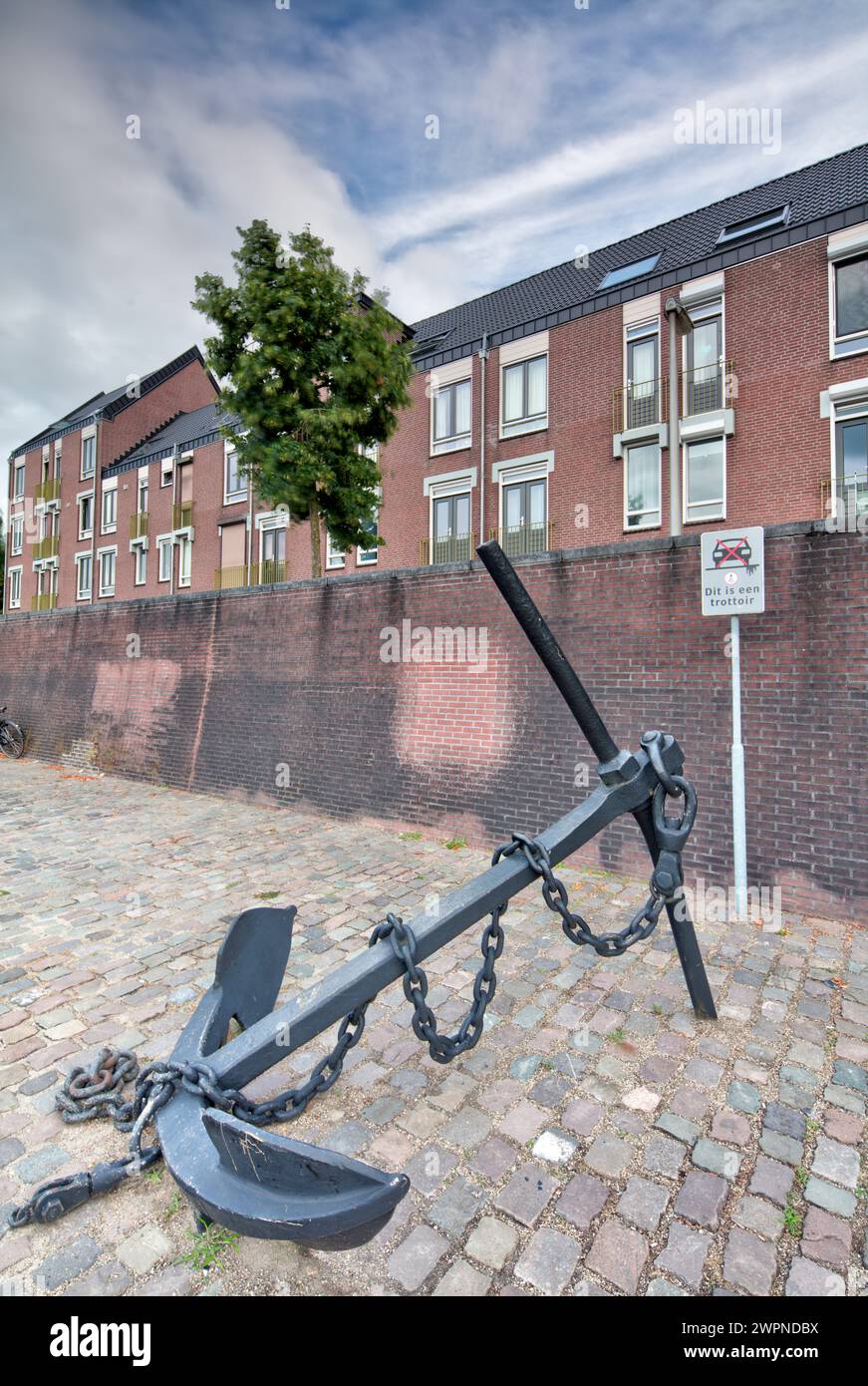 Waalkade, city quarter, riverside promenade, house facade, house view ...