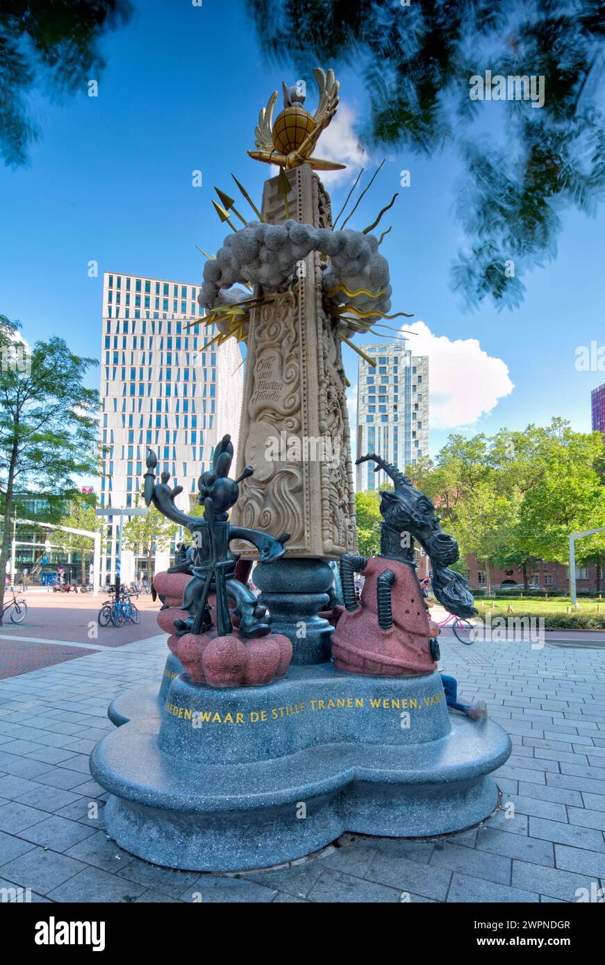 Maarten Toonder Monument, sculpture, Blaak railroad station, market ...
