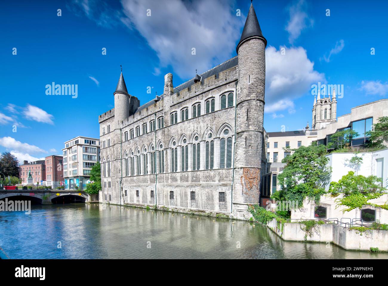 Duivelsteen, castle, Bisdomkaai, Scheldt, facade, architecture, city ...