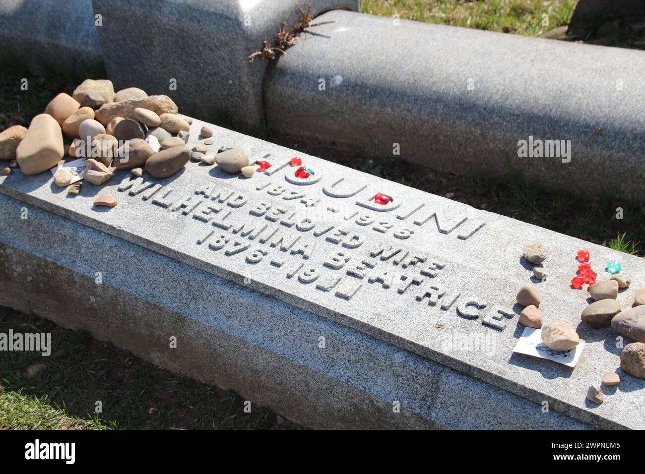 Harry houdini family hi-res stock photography and images - Alamy