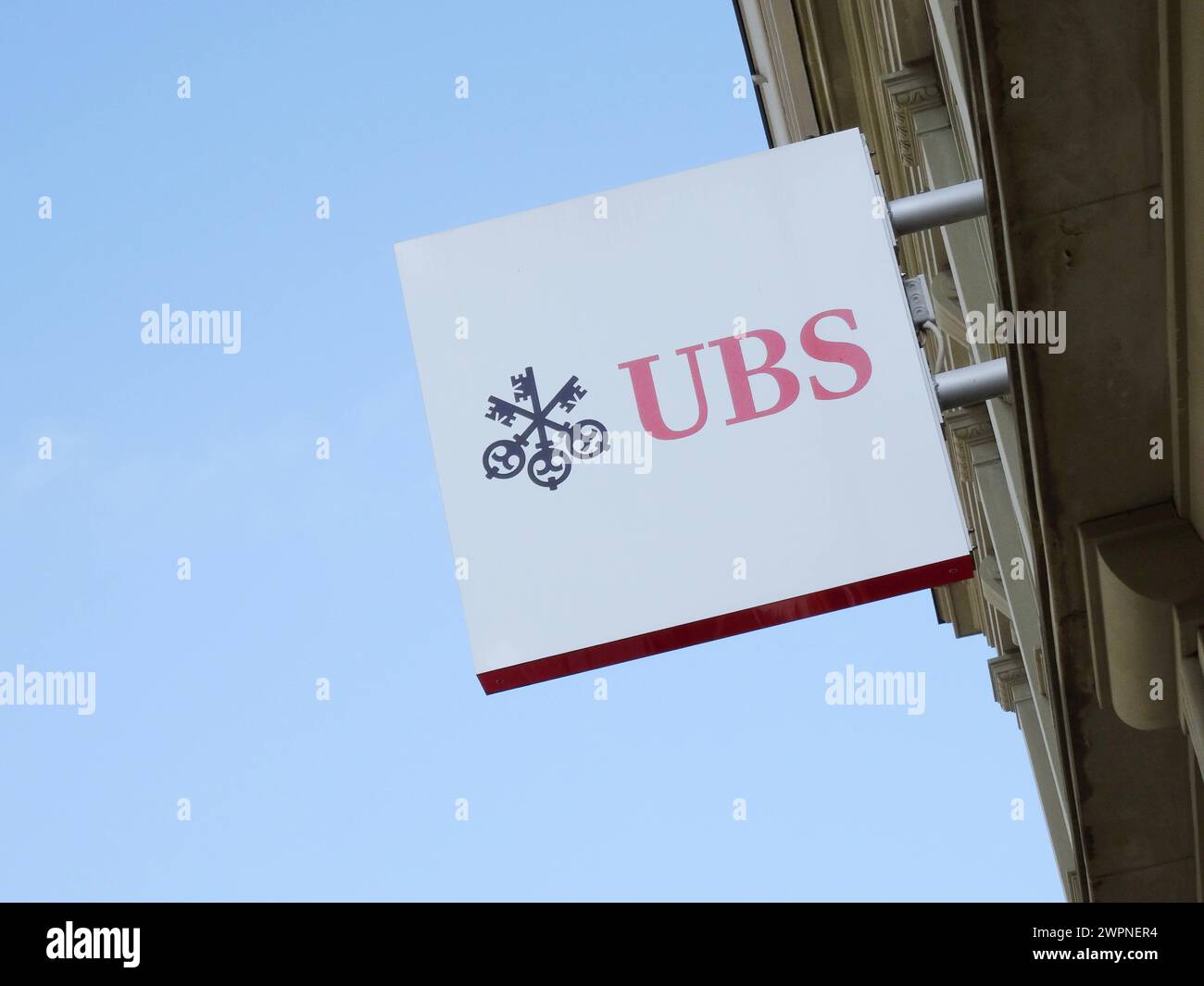 Anton Geisser 08.02.2024 AG.Schweiz. Bild : Bank UBS Logo Schriftzug ...