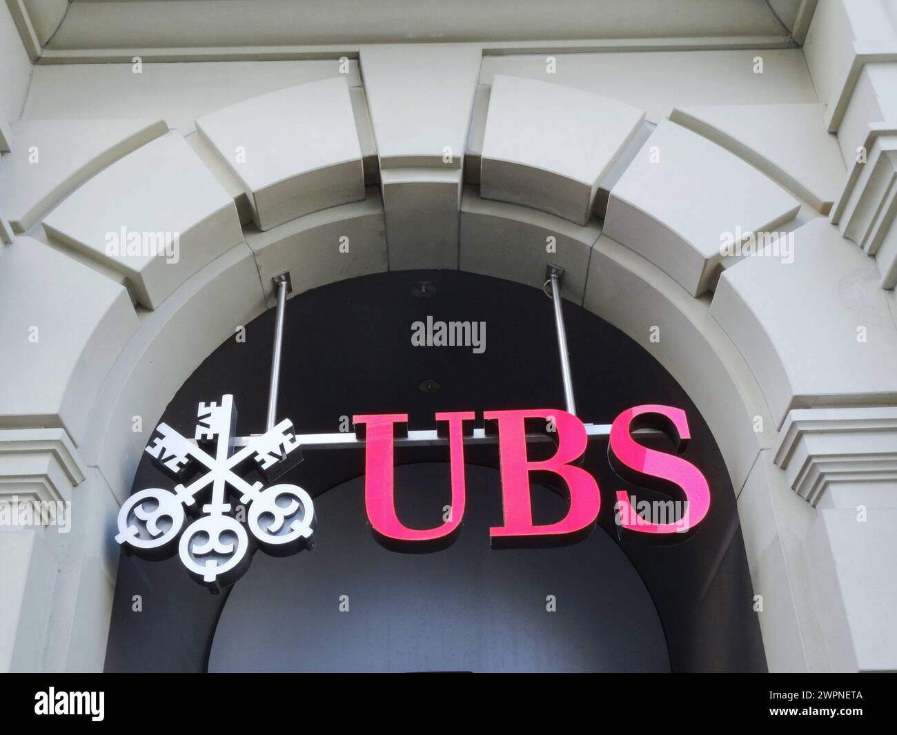 Anton Geisser 08.02.2024 AG.Schweiz. Bild : Bank UBS Logo Schriftzug ...
