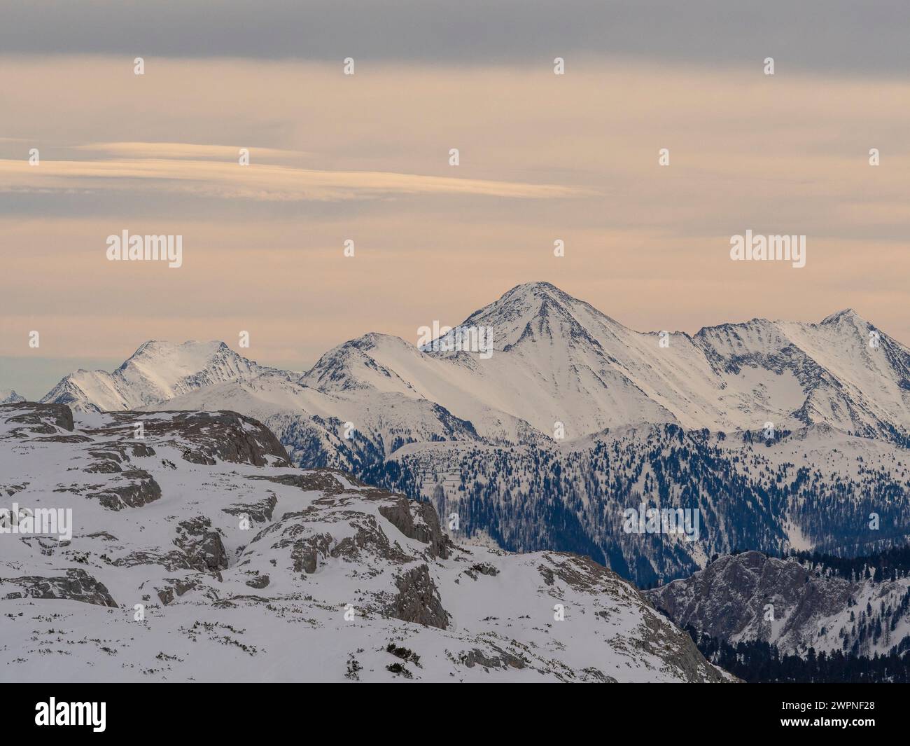 Snowshoe hike around the Krippenstein with views of the Dachstein ...