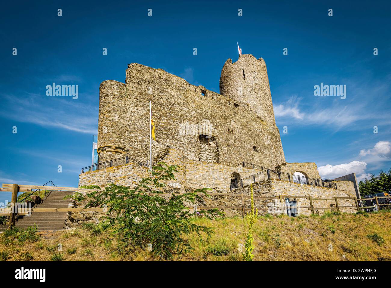 Landshut Castle near Bernkastel-Kues, one of the most beautiful Moselle ...