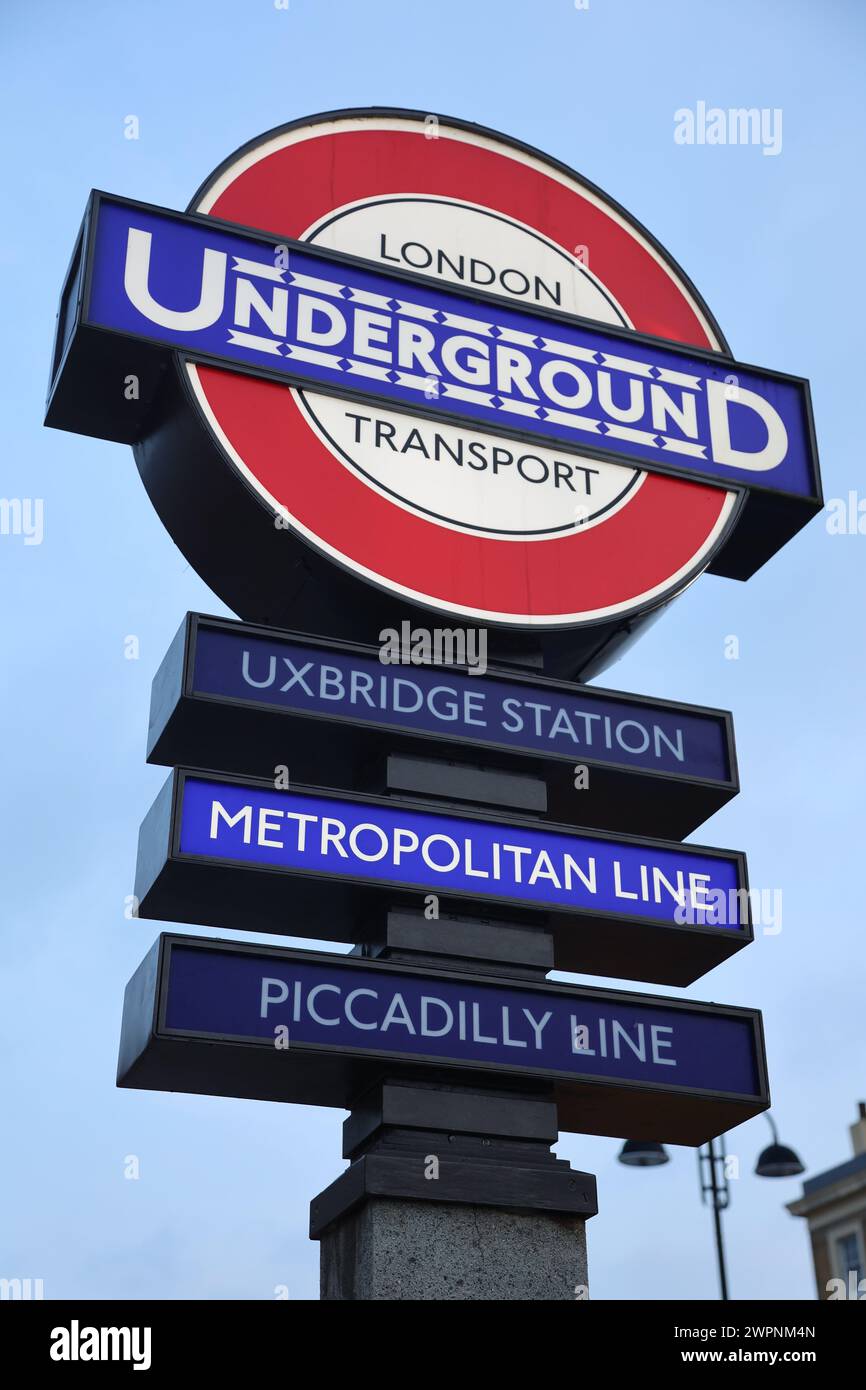 Uxbridge station hi-res stock photography and images - Alamy