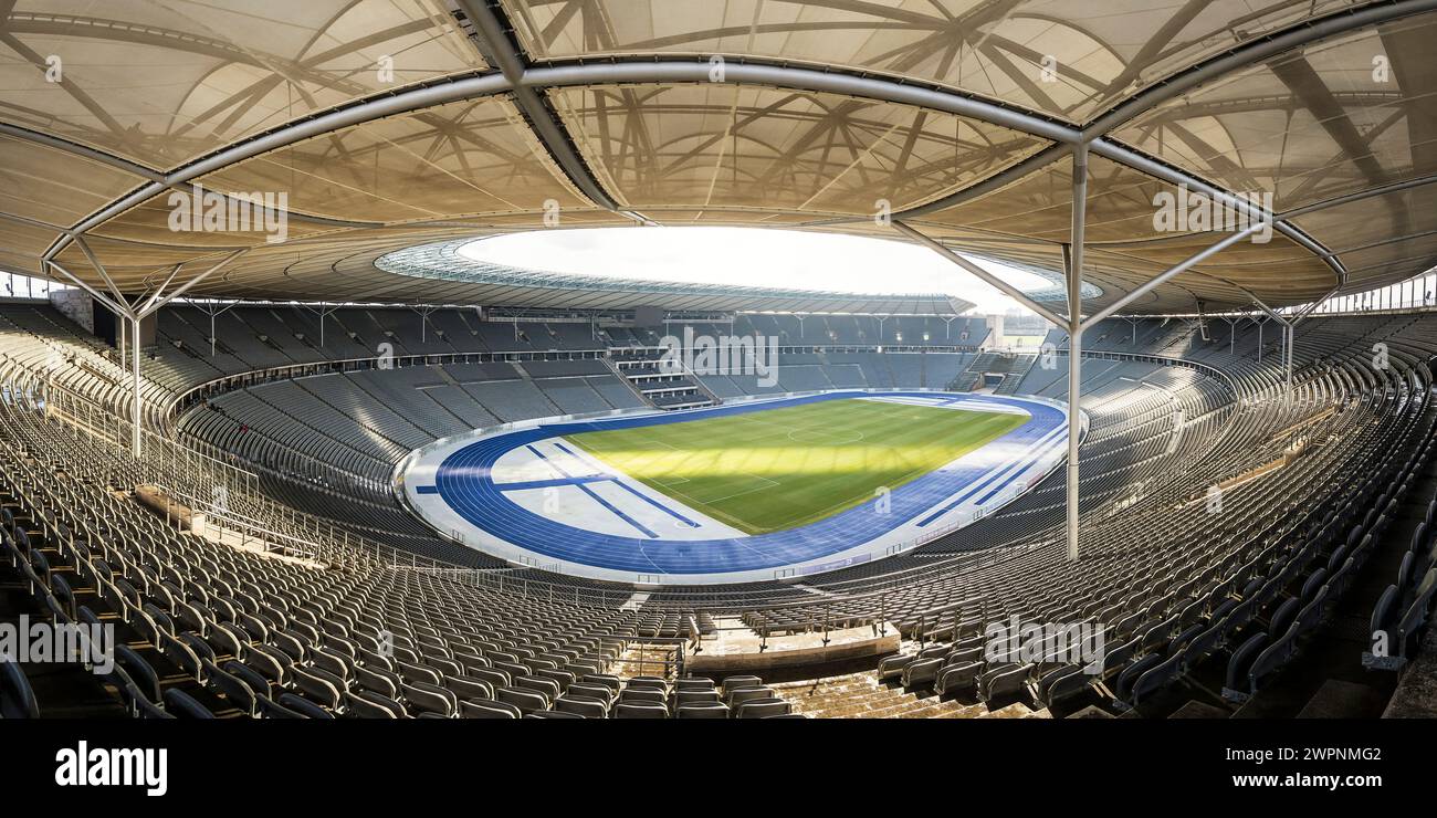 Olympiastadion Berlin, Panorama, Stadium oval, View from the east curve ...