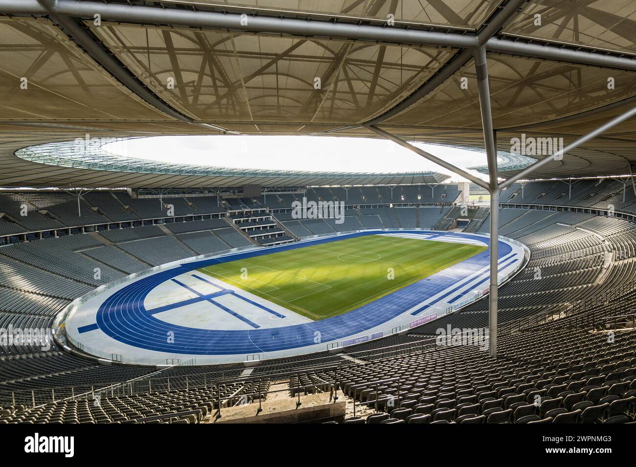 Olympiastadion Berlin, stadium oval, view to the press stand Stock ...