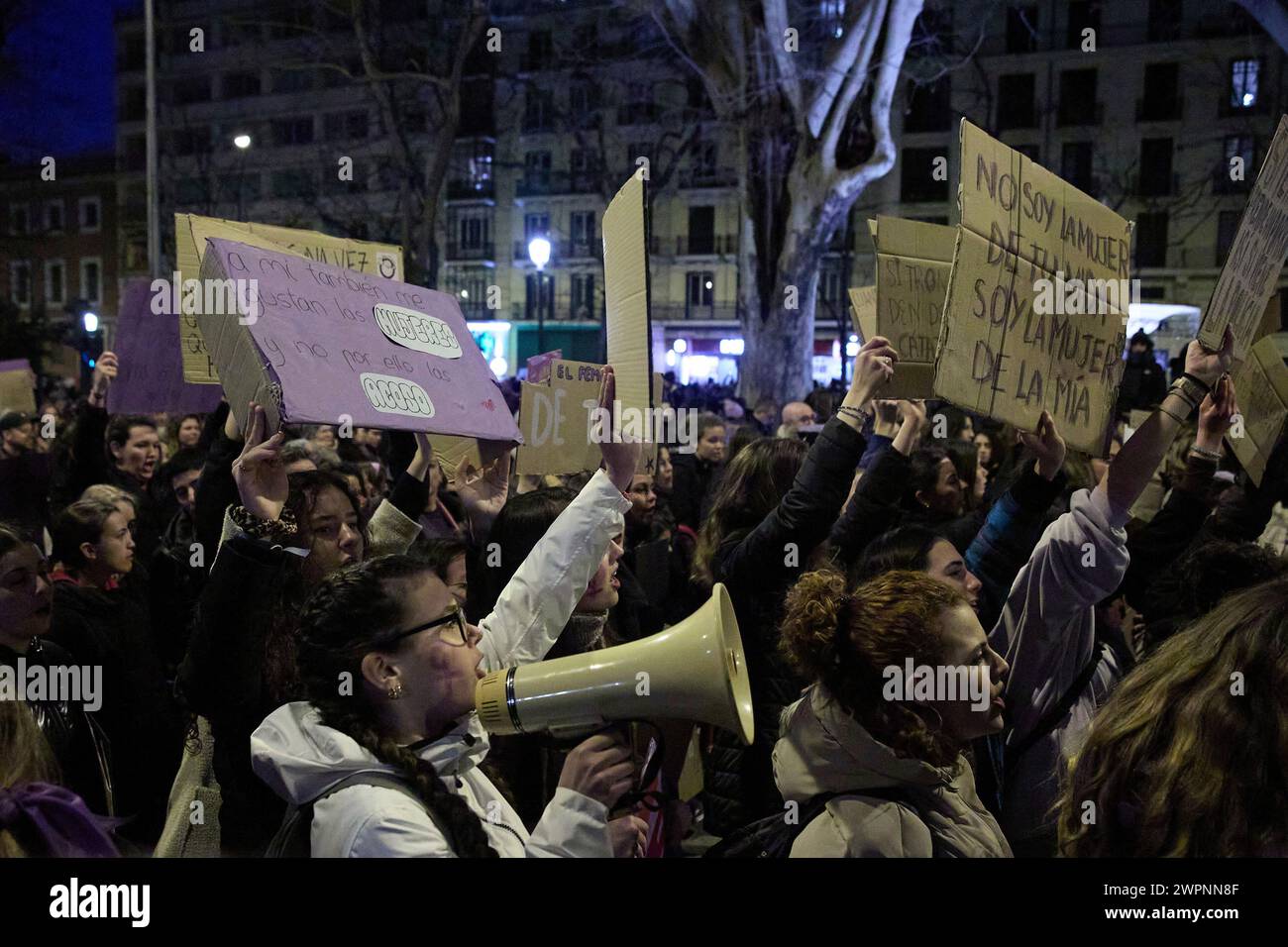Dozens of women during the demonstration called by the 8M Commission ...