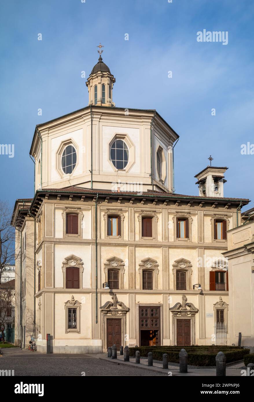Chiesa di san bernardino alle ossa hi-res stock photography and images ...