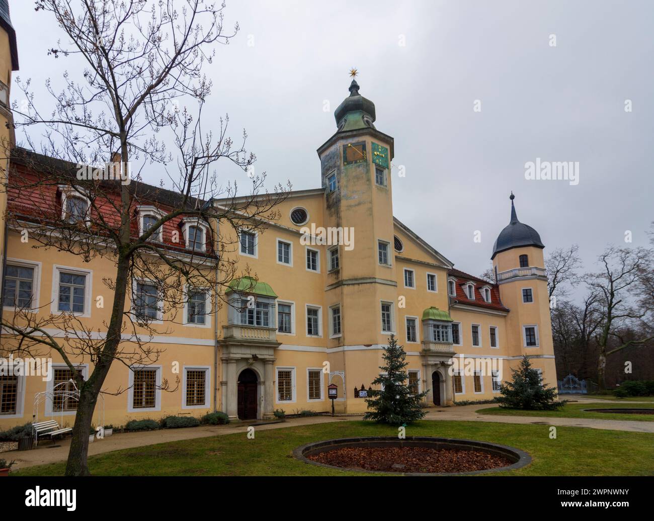 Schloss hermsdorf castle hi-res stock photography and images - Alamy