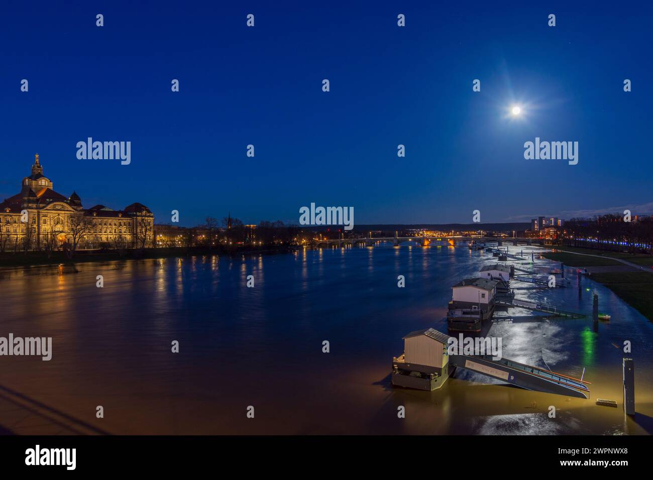 Jetties for passenger ships of the white fleet hi-res stock photography ...