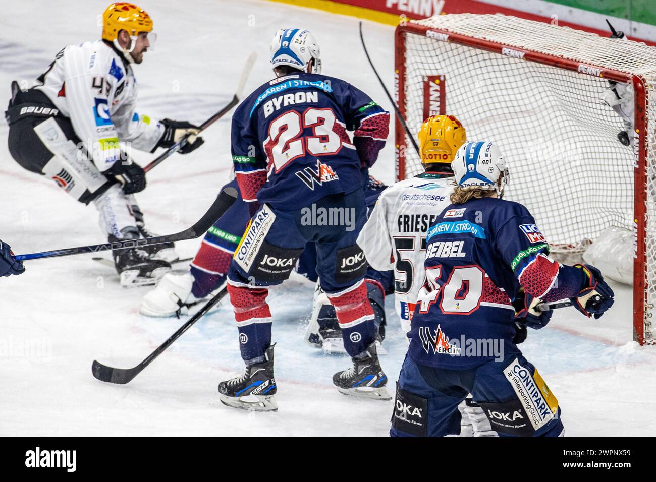 Skyler mckenzie hi-res stock photography and images - Alamy