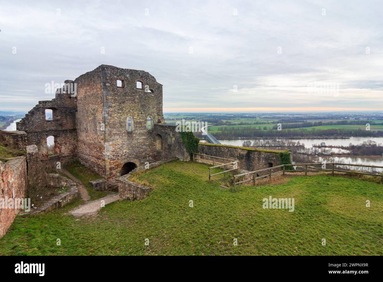 Donaustauf, Donaustauf Castle ruin, river Donau (Danube) in Oberpfalz ...