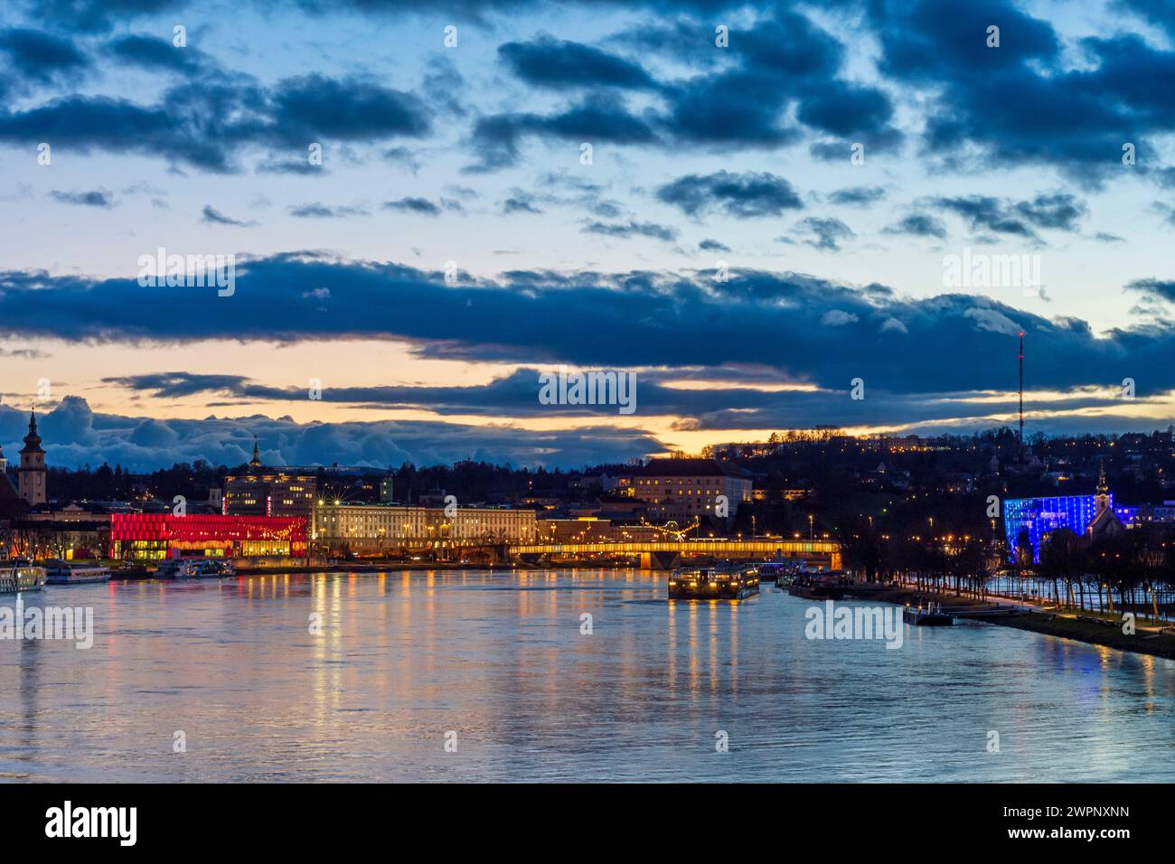 Schloss linz castle hi-res stock photography and images - Alamy