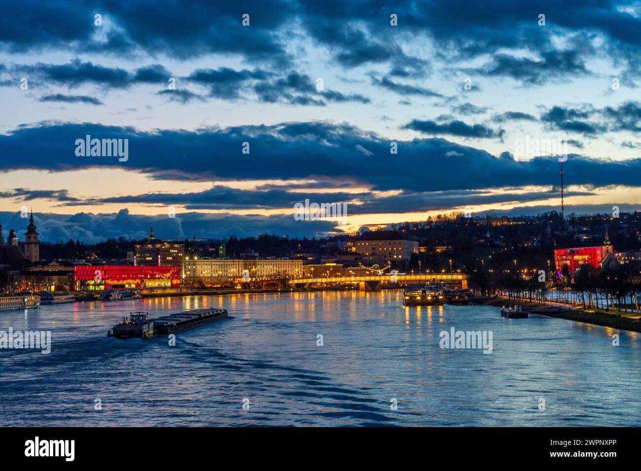 Schloss linz castle hi-res stock photography and images - Alamy