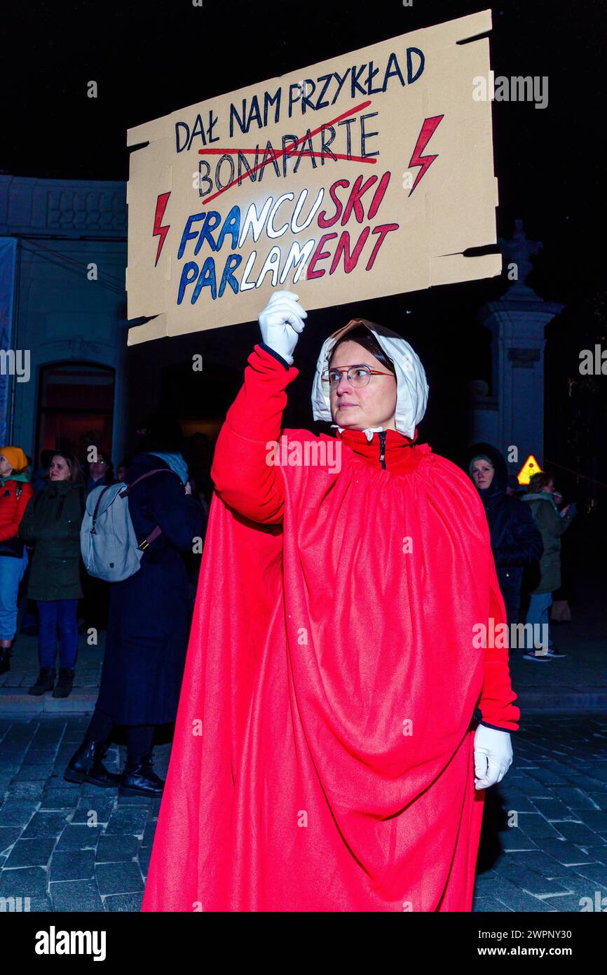 Protest in defense of the availability of emergency contraception in ...