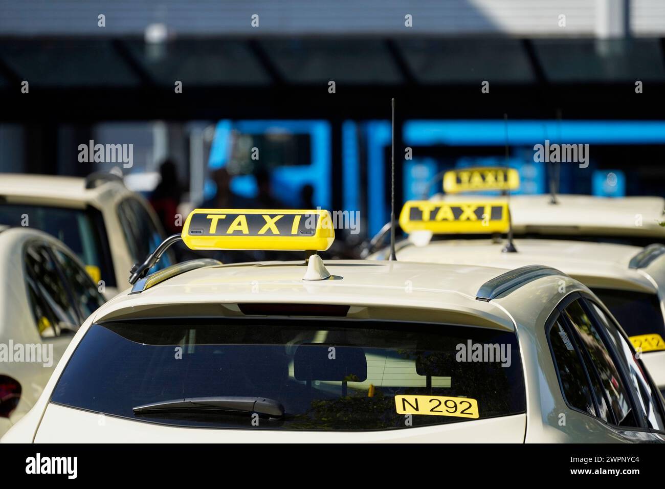 Germany, Bavaria, Nuremberg, main station, cab rank, waiting cabs Stock ...