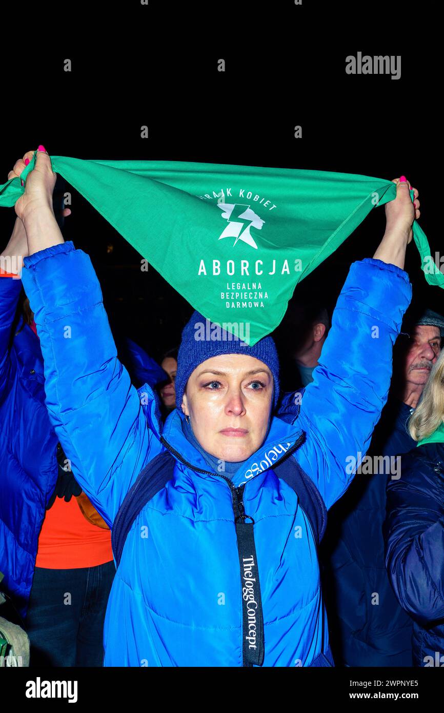 Protest in defense of the availability of emergency contraception in ...
