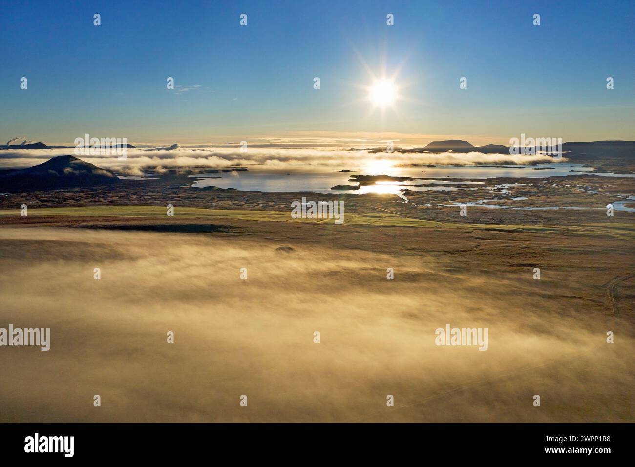 Fog the lake hi-res stock photography and images - Alamy