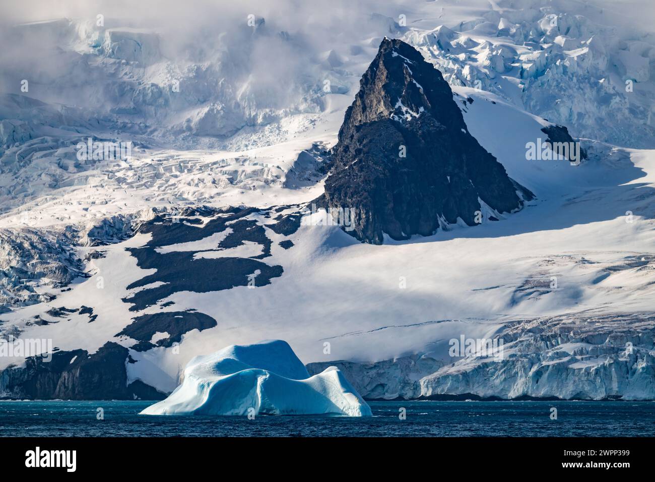 Antarctica rocks hi-res stock photography and images - Alamy