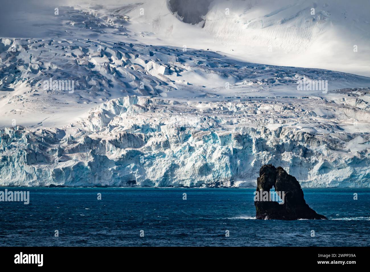 Antarctica rocks hi-res stock photography and images - Alamy