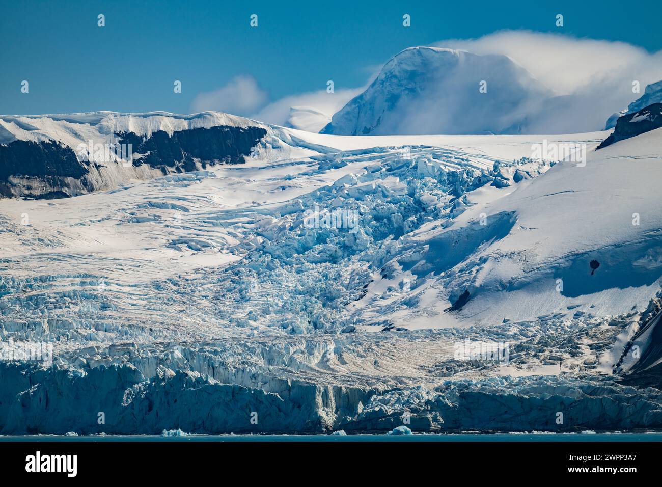 Giant glacier hi-res stock photography and images - Alamy
