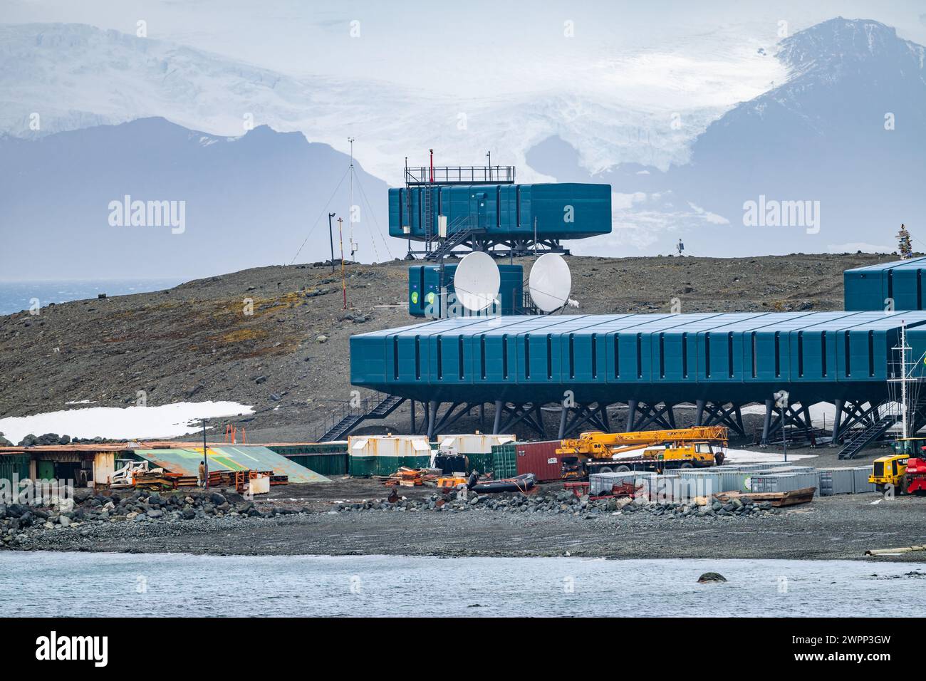 Research station on the coast of Antarctica Stock Photo - Alamy