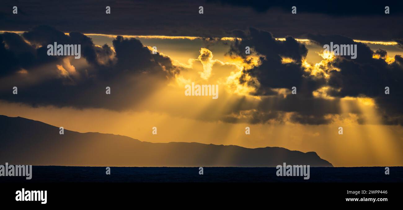 Ocean sunset panorama hi-res stock photography and images - Alamy