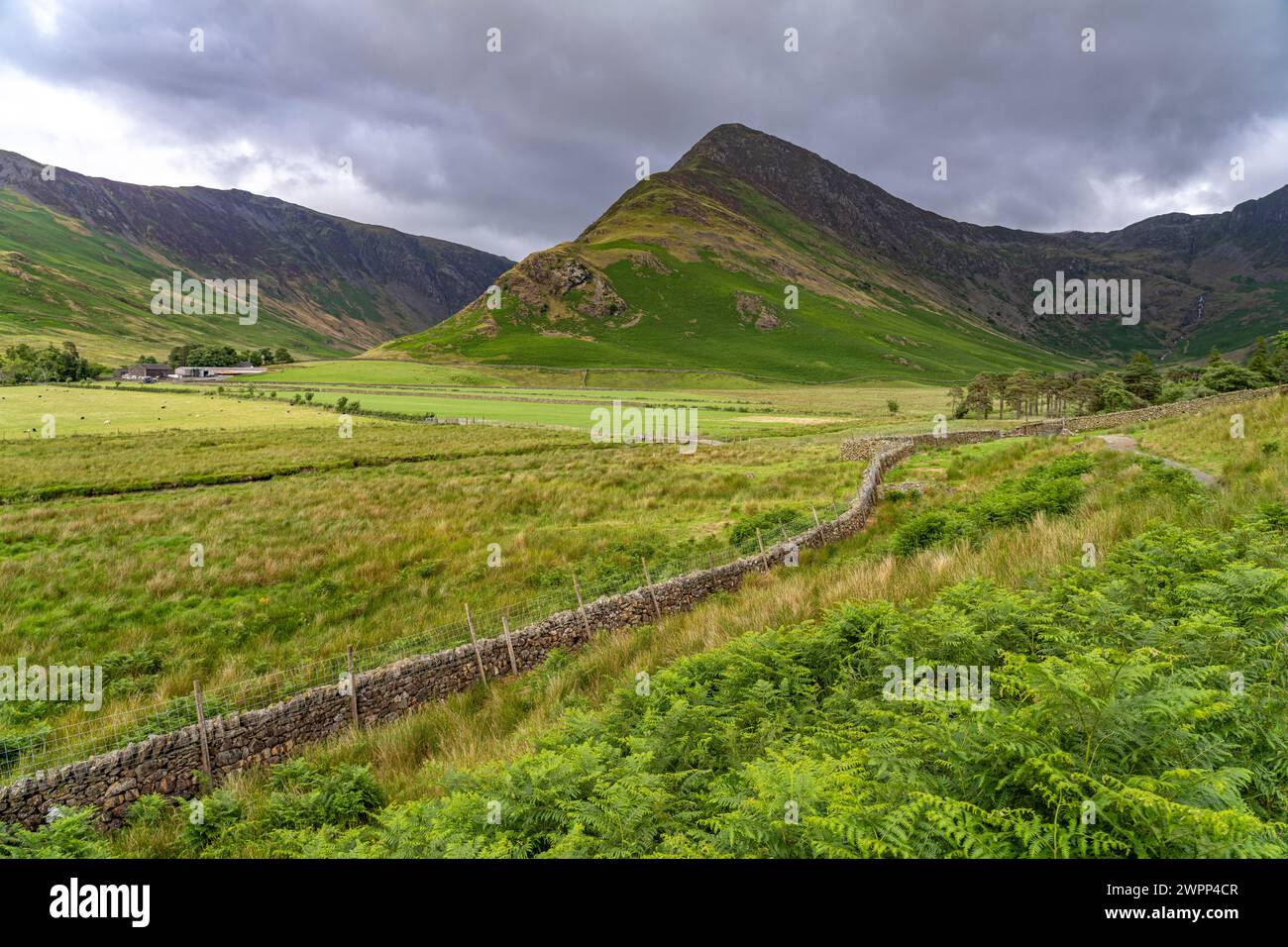 Landscape at Lake Buttermere in the Lake District, England, Great ...