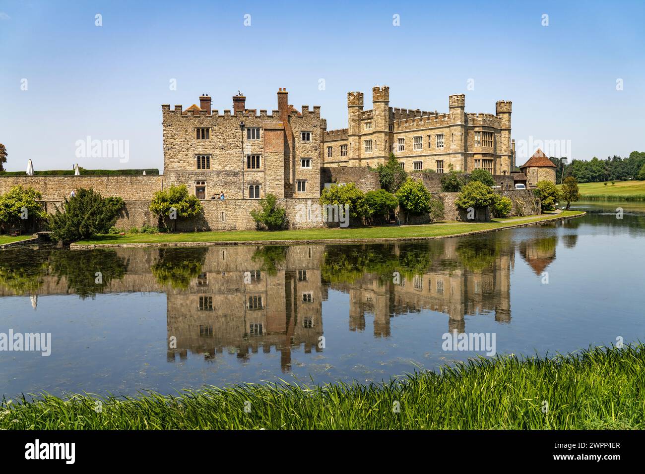 The moated castle of Leeds Castle near Maidstone, Kent, England, Great ...