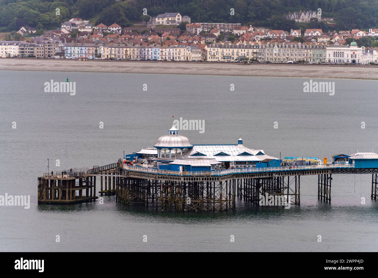 The Victorian pier in the seaside resort of Llandudno, Wales, Great ...