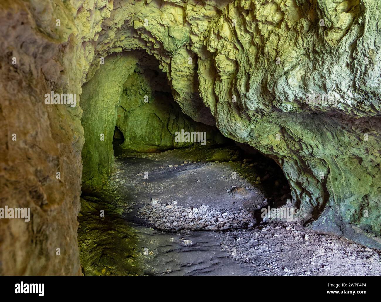 Open cave hi-res stock photography and images - Alamy