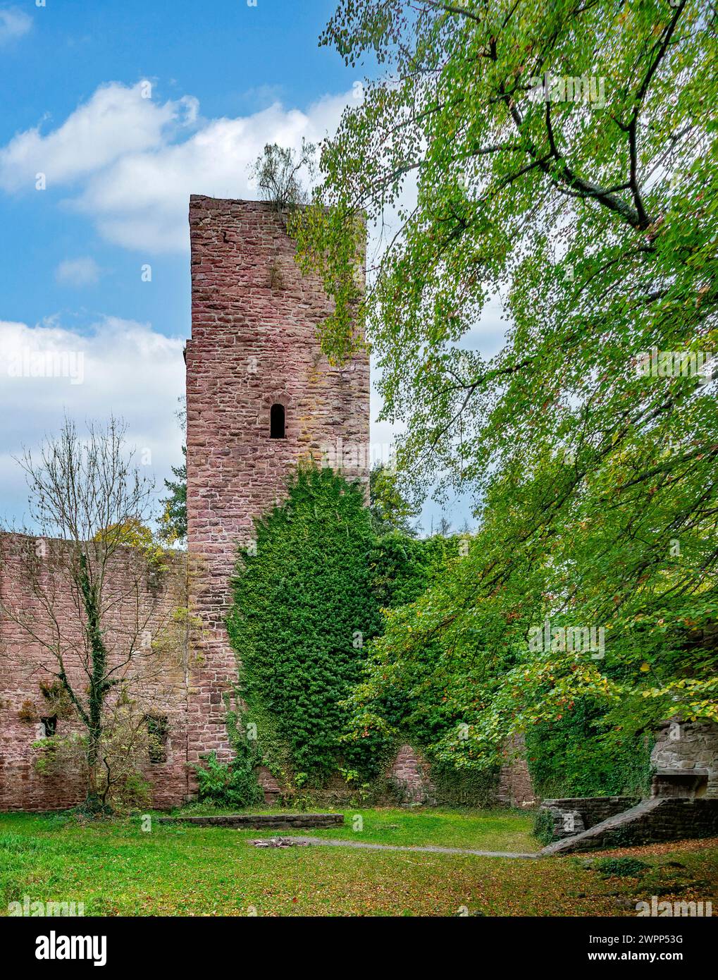 High medieval castle hi-res stock photography and images - Alamy