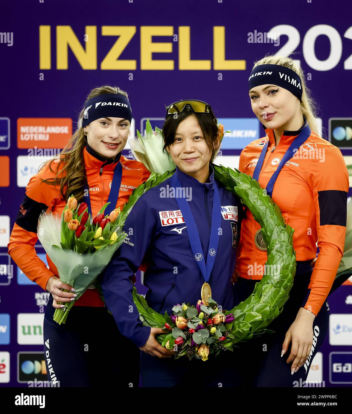 INZELL - Femke Kok (NED, silver), Miho Takagi (JPN, gold) and Jutta ...