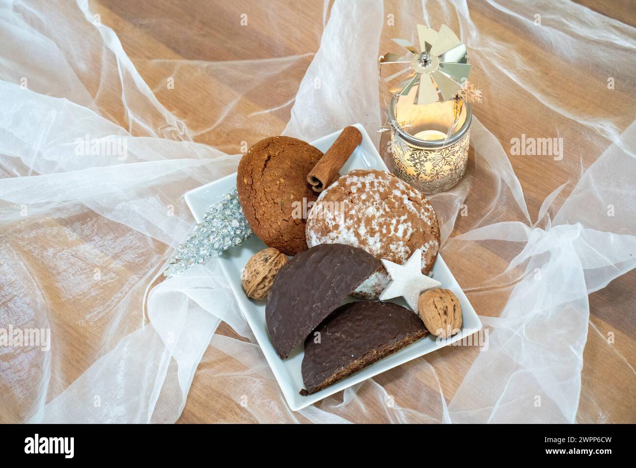 Gingerbread star germany hi-res stock photography and images - Alamy
