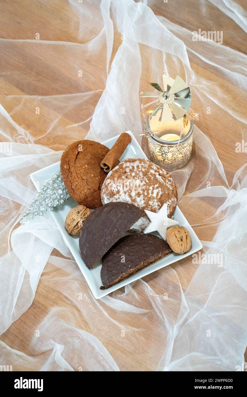 Cinnamon pole hi-res stock photography and images - Alamy