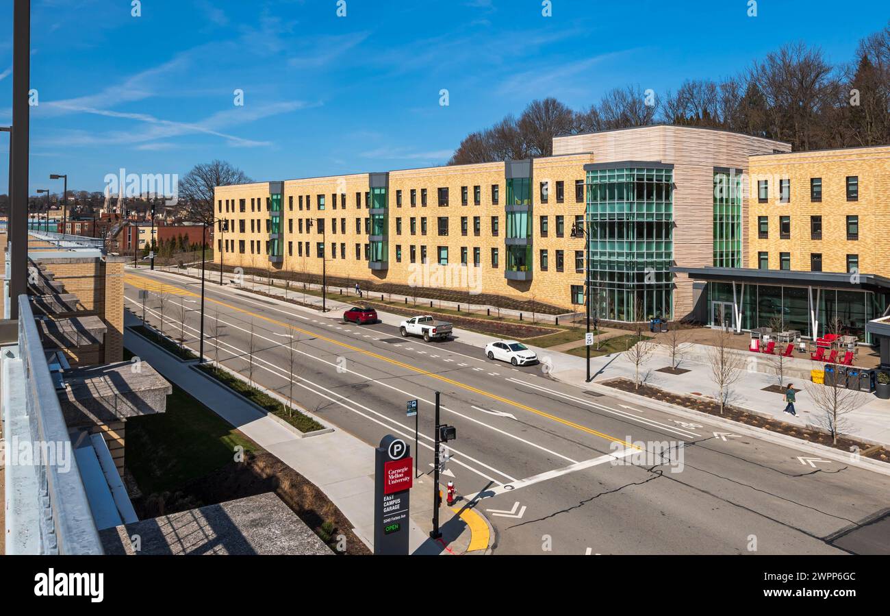 The Forbes Beeler apartment building on the Carnegie Mellon campus in ...