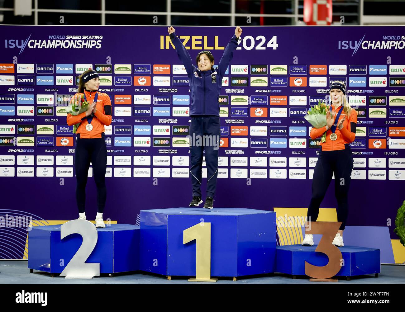 INZELL - Femke Kok (NED, silver), Miho Takagi (JPN, gold) and Jutta ...