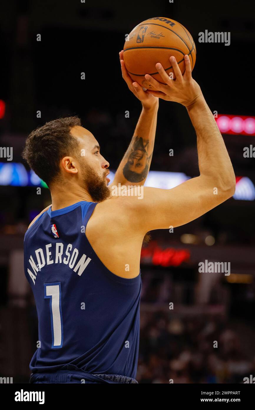 Minnesota Timberwolves forward Kyle Anderson shoots against the ...