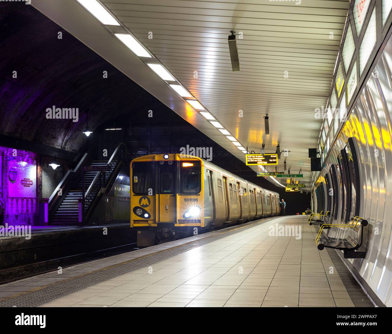 Merseyrail electrics class 507 third rail electric train 507016 at ...