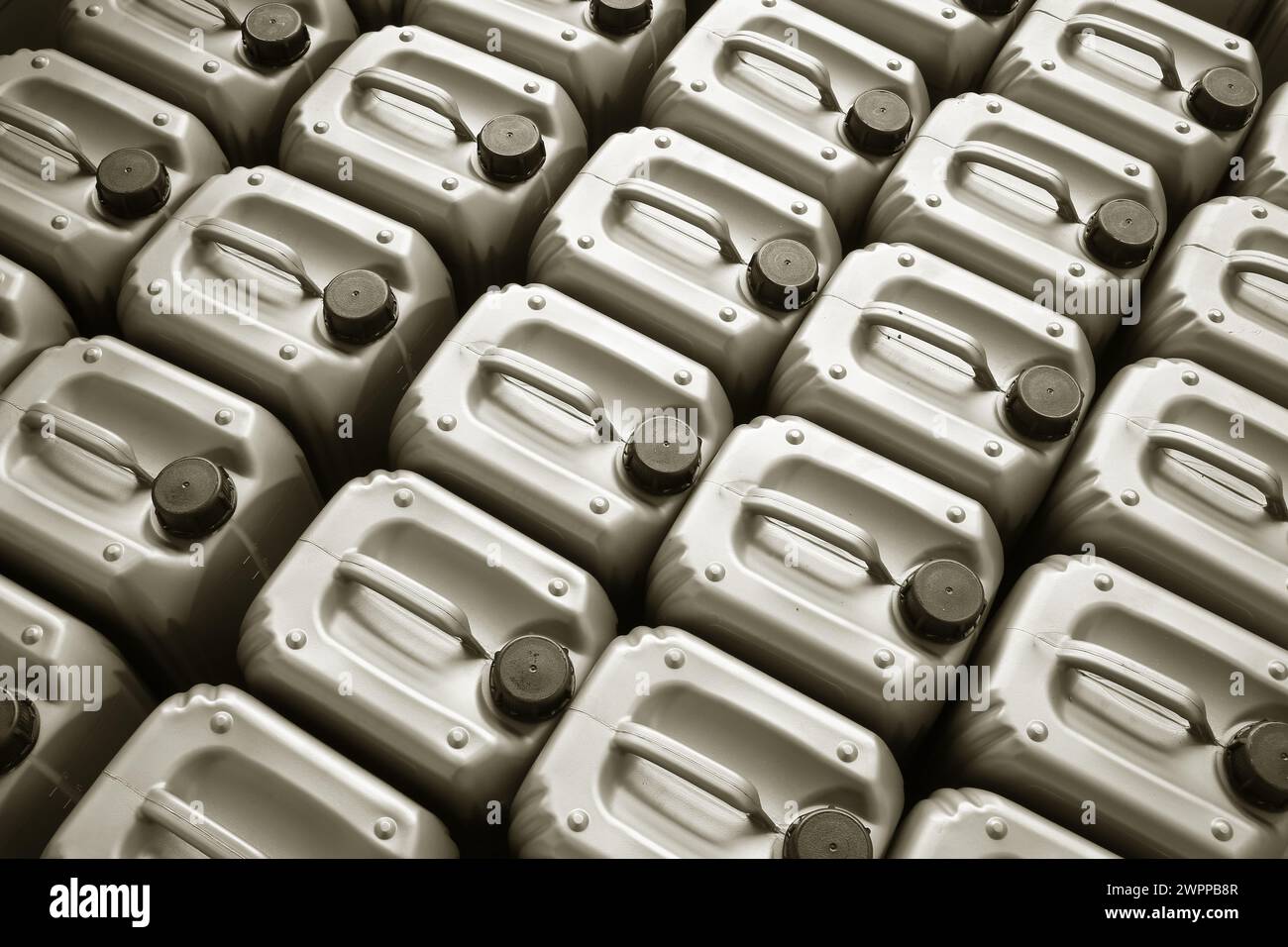 Auto oil containers hi-res stock photography and images - Alamy