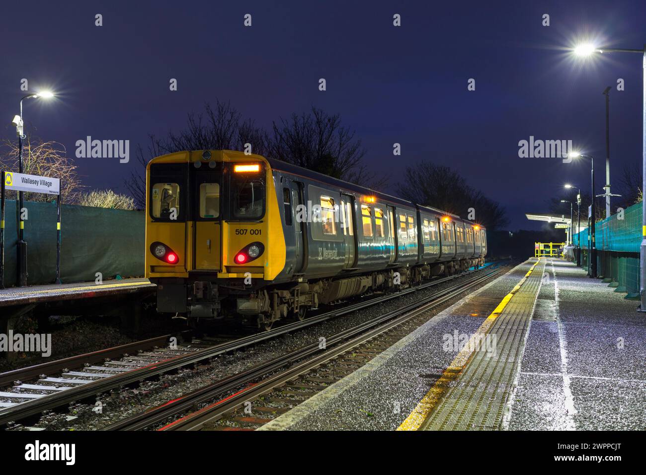 Merseyrail electrics retro blue and grey livery class 507 third rail ...
